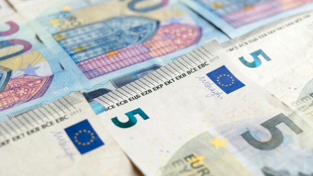 Zwakke euro en beleggen: wat betekent het voor je rendement? - Traden.nl