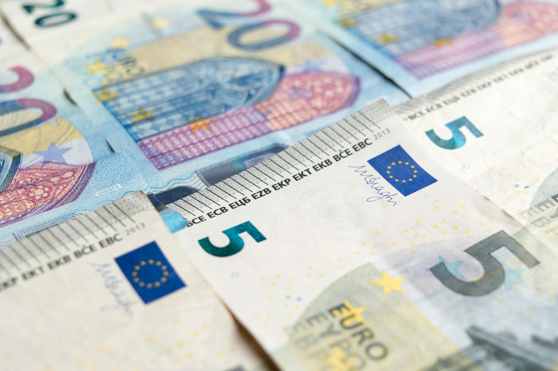Zwakke euro en beleggen: wat betekent het voor je rendement? - Traden.nl