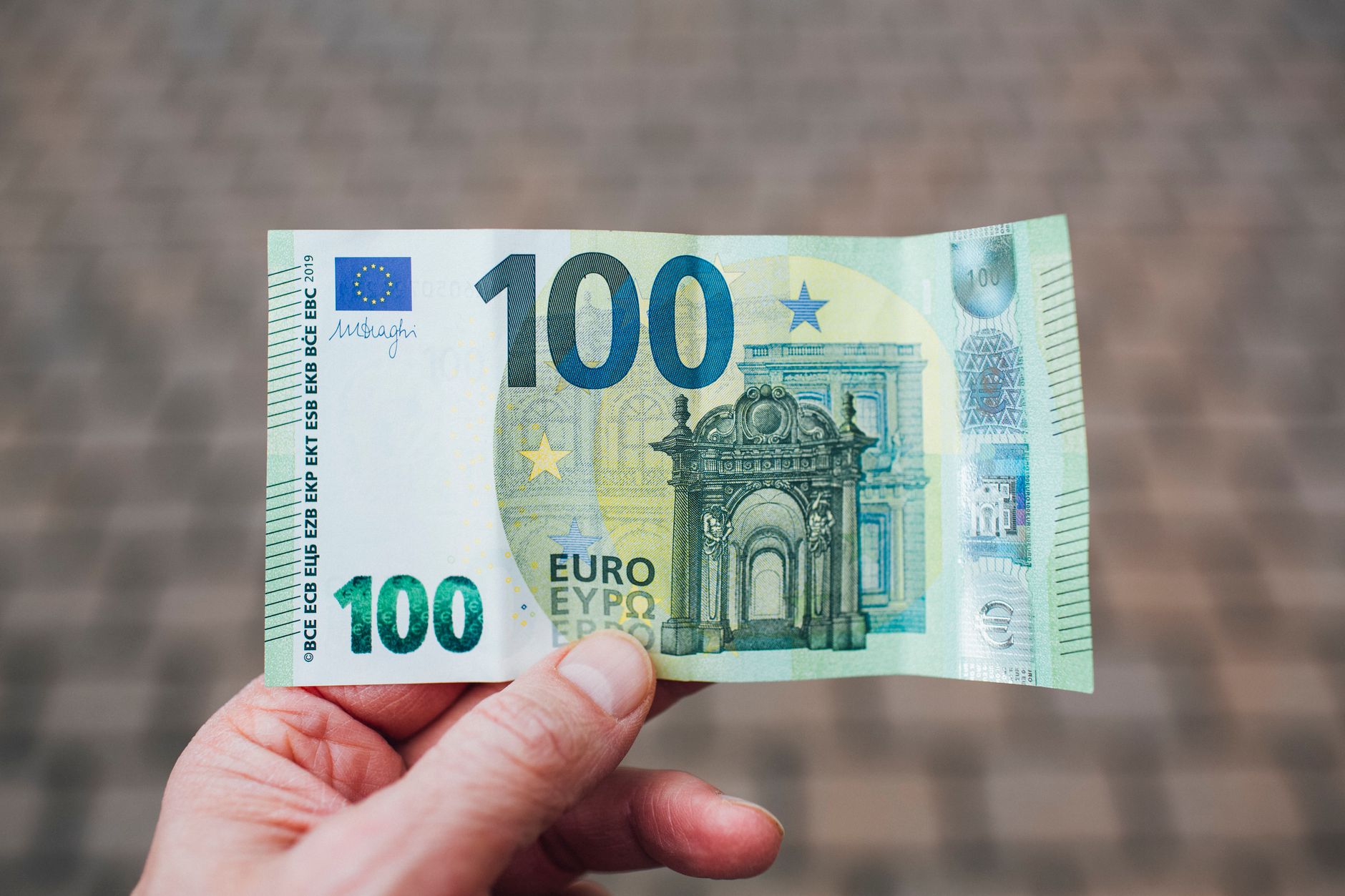 Zwakke euro en beleggen: wat betekent het voor je rendement? - Traden.nl